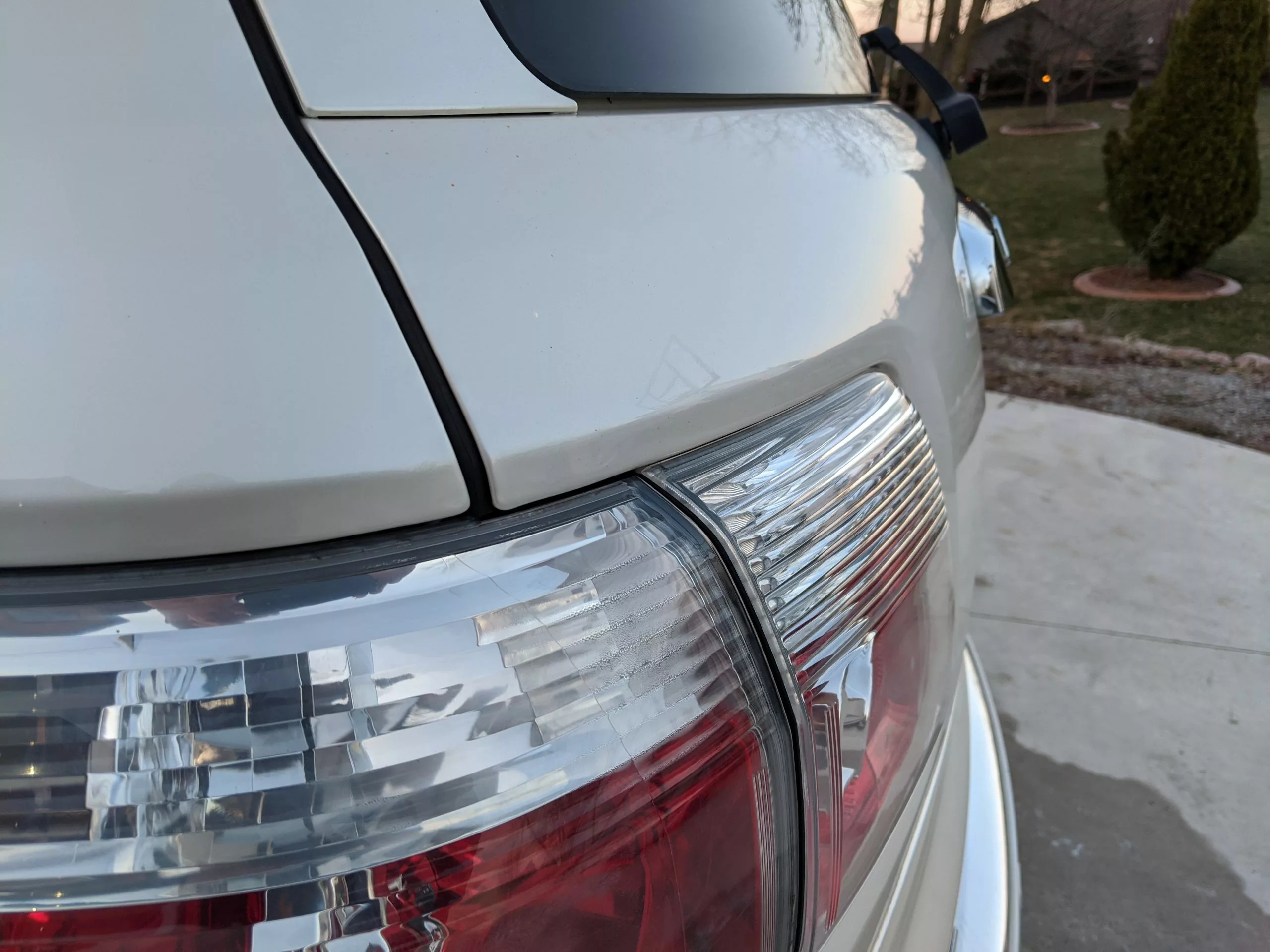 Detailed White SUV – AppletonCarWash.com